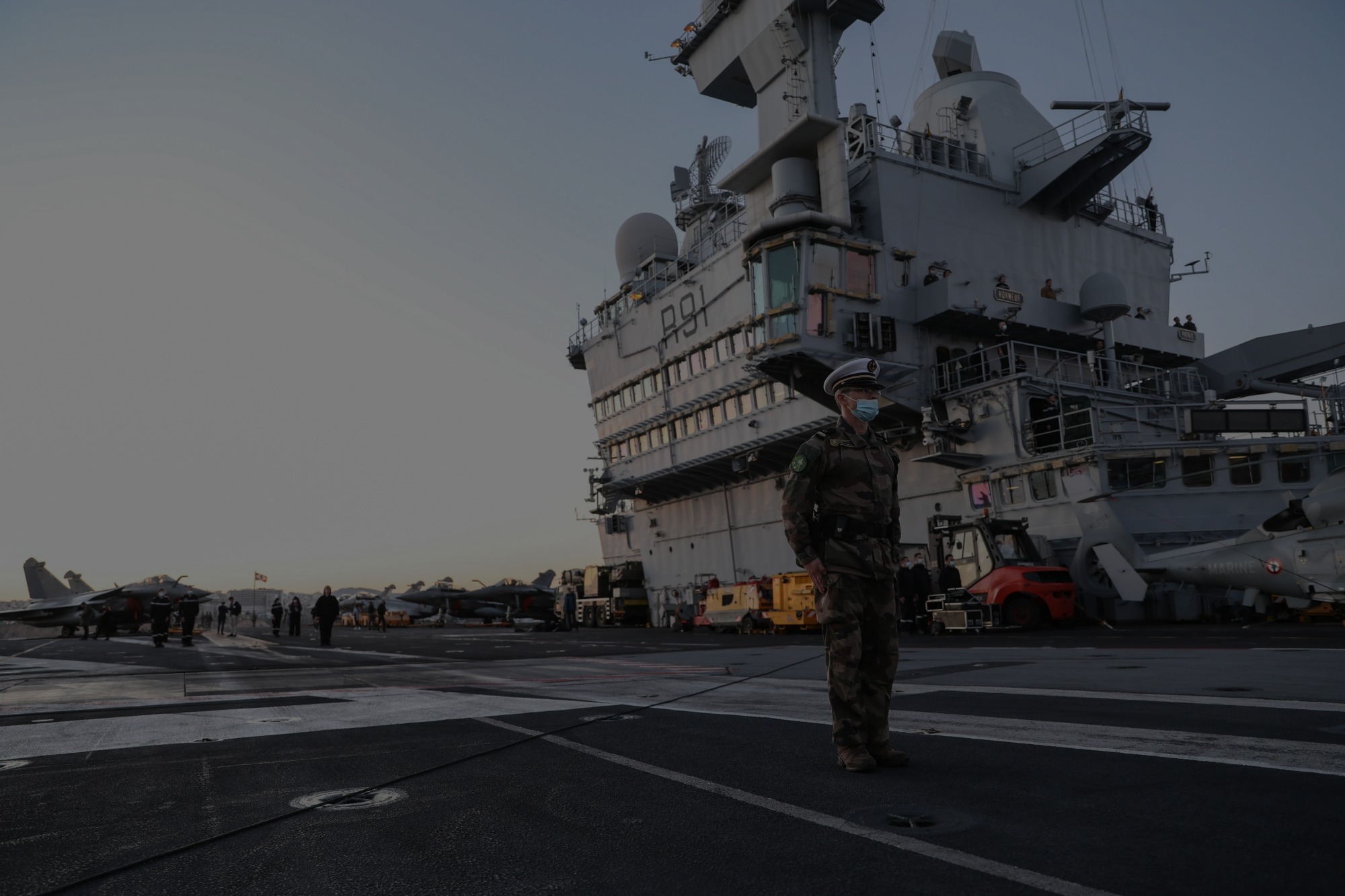 EL - ΤΡΙΓΜΟΙ στην Γαλλία από την παρέμβαση του εγγονού De Gaulle: «ΗΠΑ ...