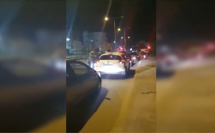 EL - ΑΠΙΣΤΕΥΤΟ!!! Στην Πάτρα, ενώ δεν έχει τρένα, έπεσαν οι μπάρες και ...