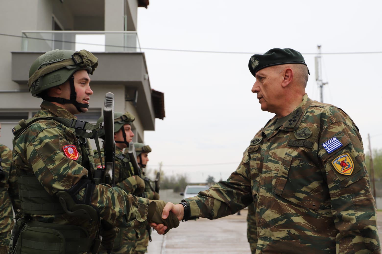 EL - Πτώση Φάντομ στην Ανδραβίδα: Ο Αρχηγός ΓΕΕΘΑ Στρατηγός ...