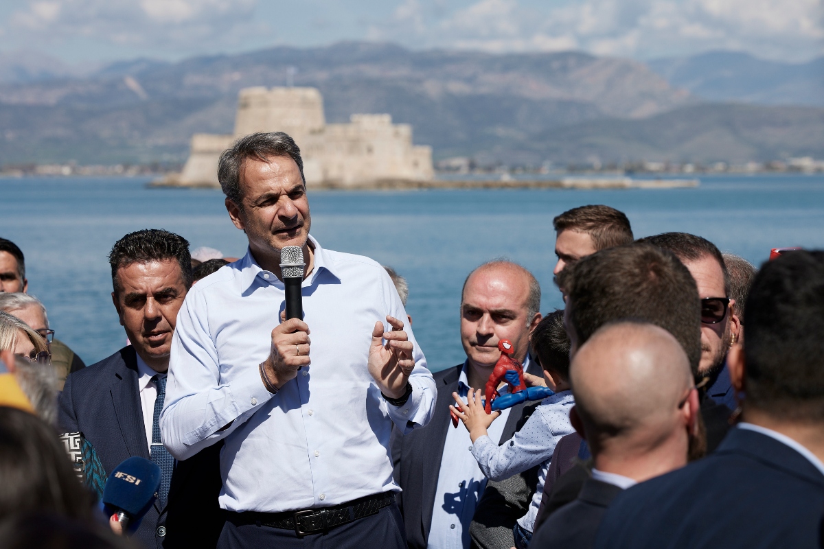 EL - Μητσοτάκης για ναυάγιο στην Πύλο: «Τα δίκτυα που διακινούν ...