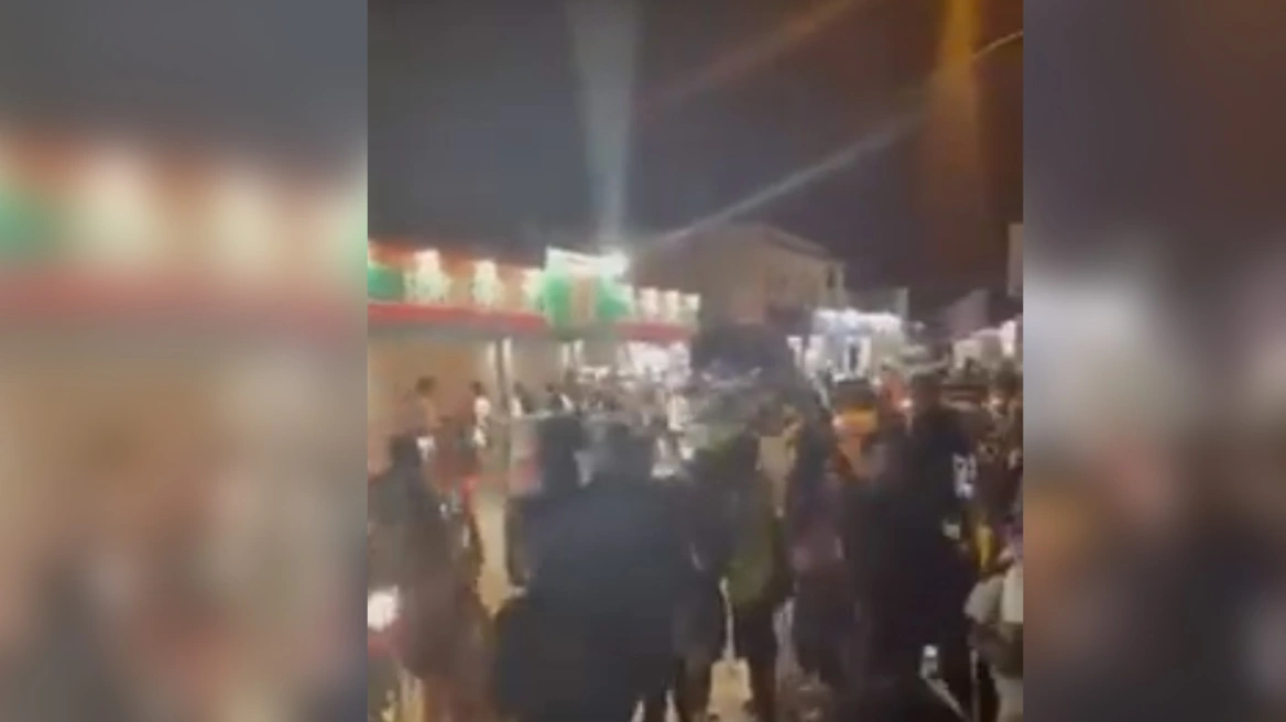 EL - Κέρκυρα: Οδηγός πέφτει σε κόσμο εν μέσω άγριων επεισοδίων – ΒΙΝΤΕΟ ΣΟΚ