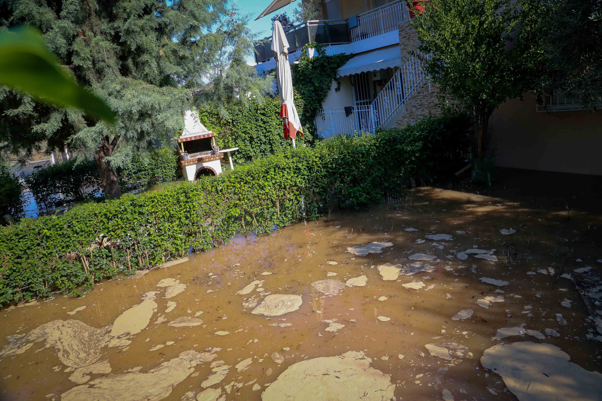 EL - Λάρισα: Καταγγελία για πλιάτσικο από ξένους στα σπίτια! Περιπολίες ...