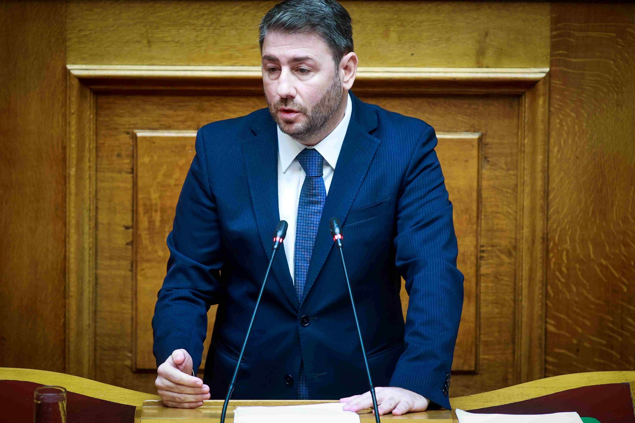 EL - Λιακόπουλος: "Δεν δικαιούσθε δια να ομιλείτε"