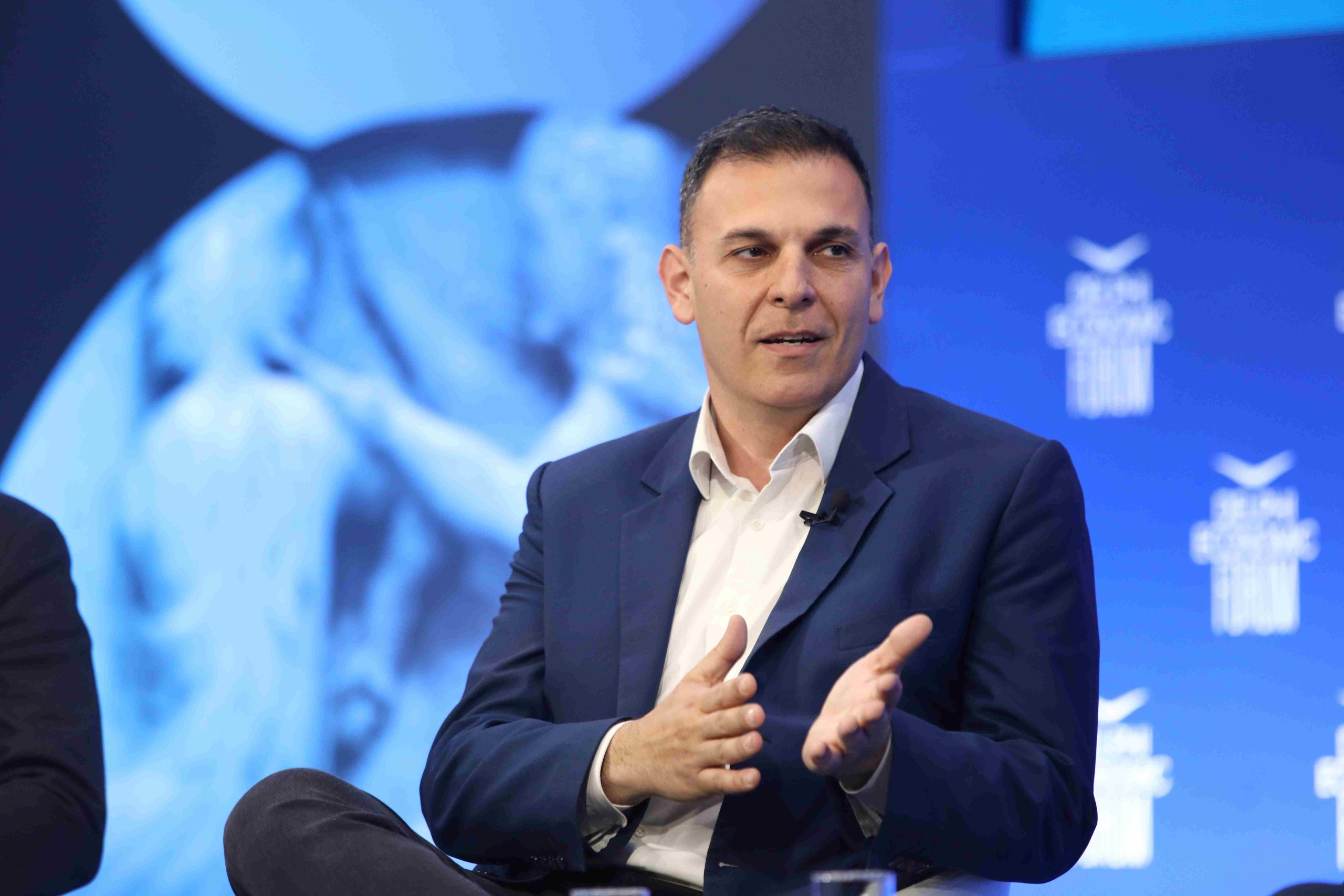 EL - Καραμέρος: Η πρόταση δυσπιστίας μαγνήτης, για να βγουν από το ...