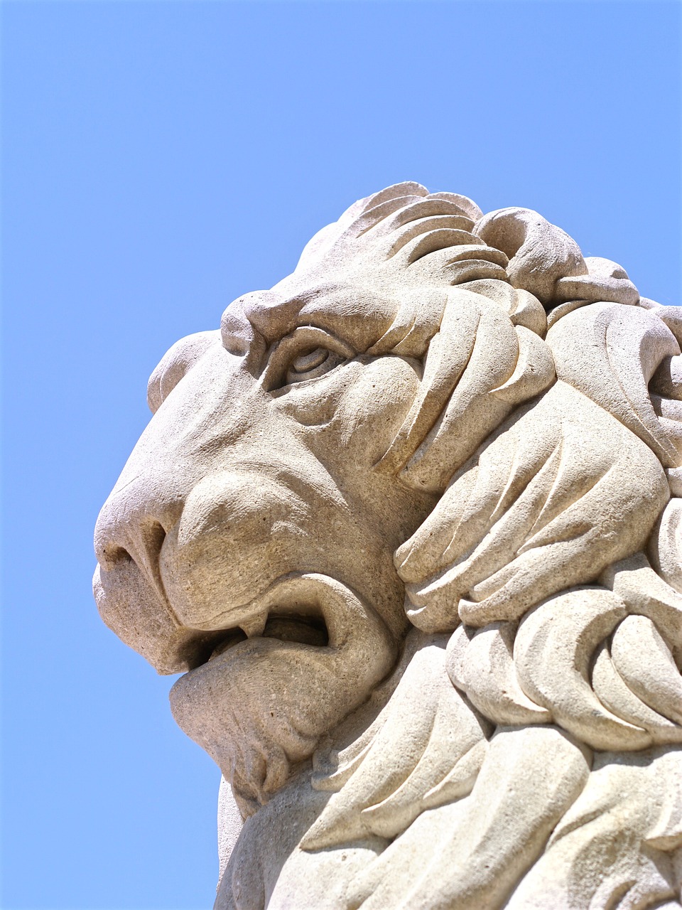 EL - Το "λιοντάρι του Πειραιά" που φύλαγε την είσοδο στο λιμάνι της ...