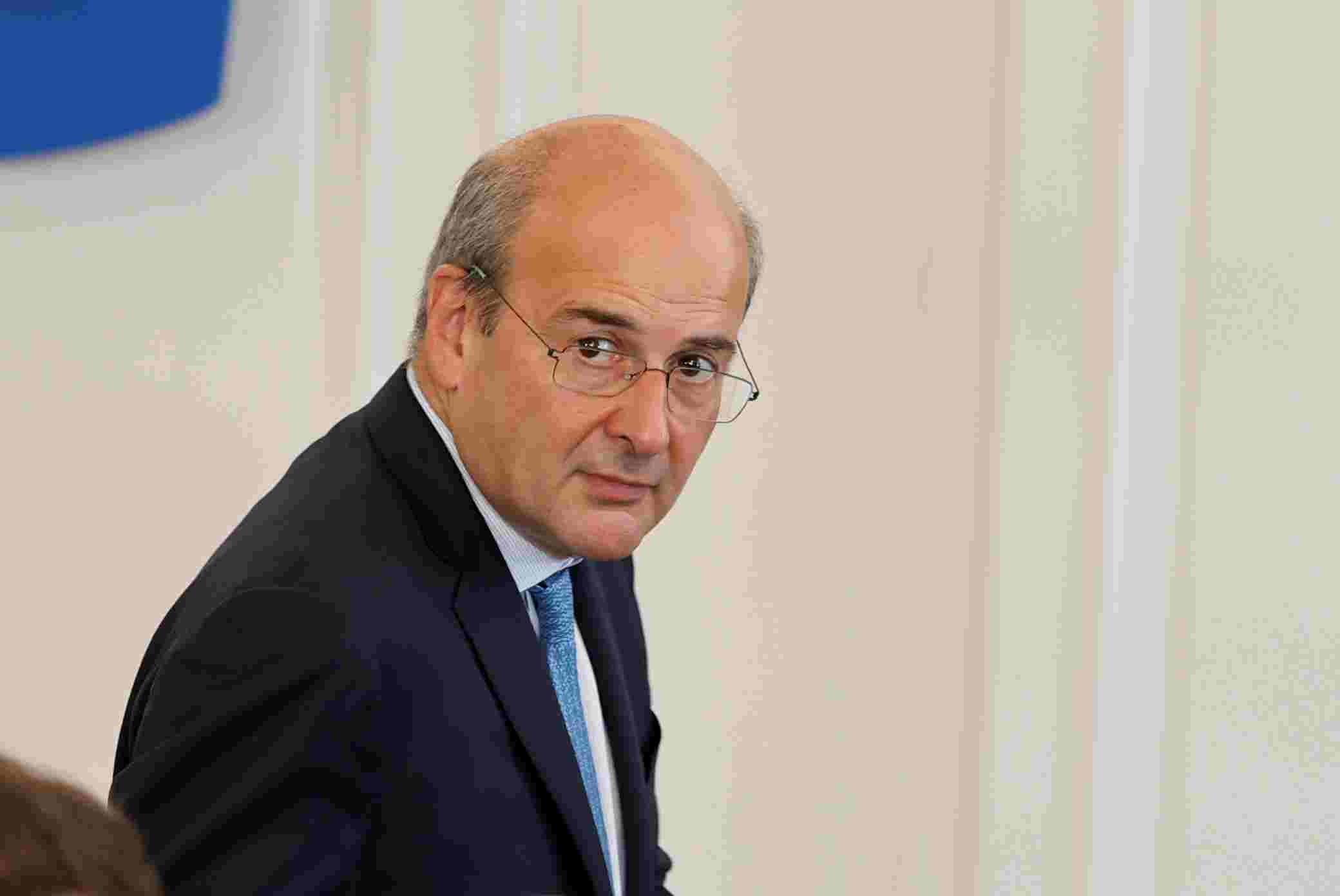 EL - «Υπάρχει ανταγωνισμός»: Ατάκα όλο νόημα από Χατζηδάκη για τα ...