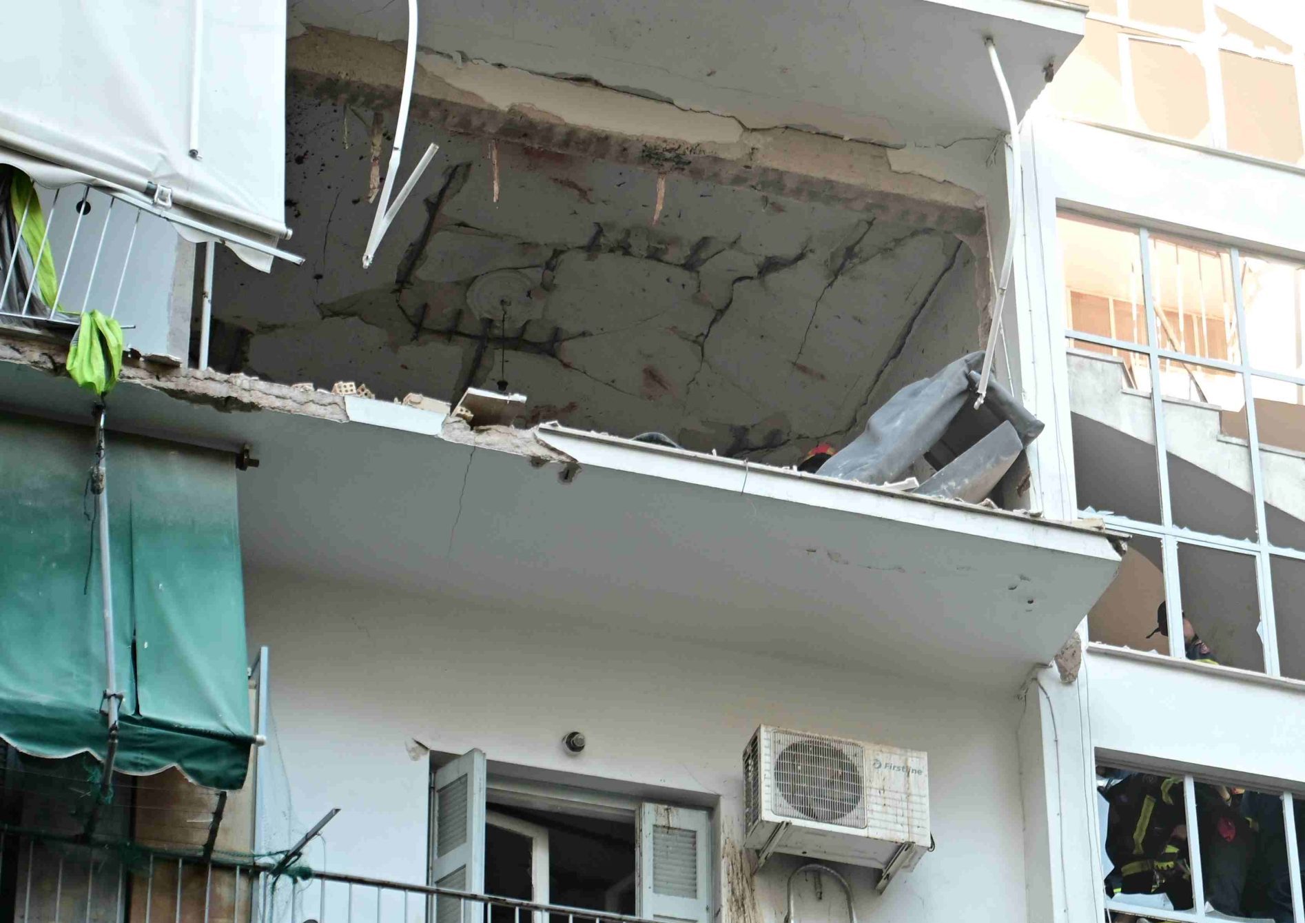 EL - Χρυσοχοΐδης: Θηριώδης η βόμβα στους Αμπελόκηπους - Ακατάλληλη για ...
