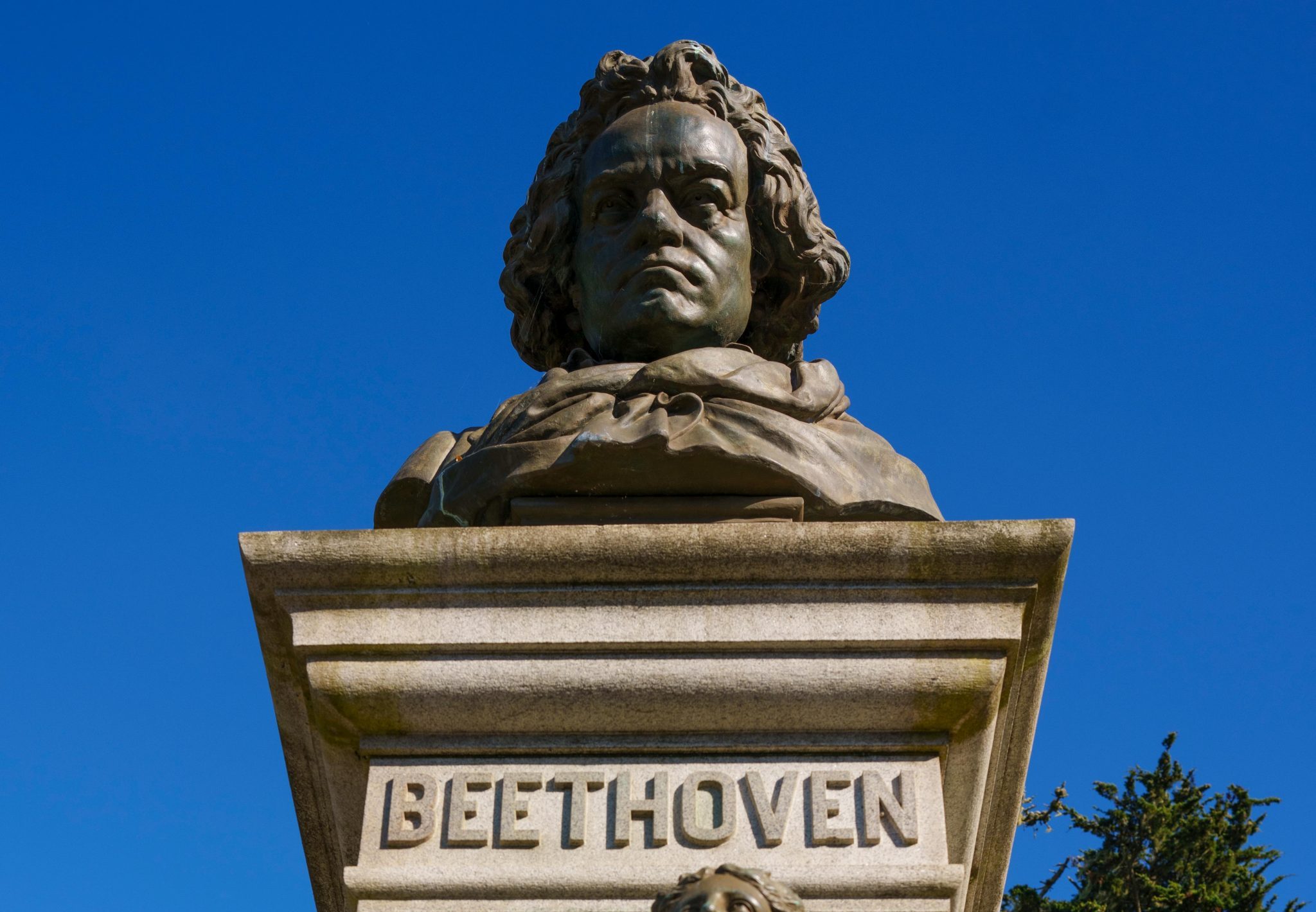 EL - Μπετόβεν: Σαν σήμερα γεννήθηκε ο κορυφαίος συνθέτης, η μεγαλύτερη ...