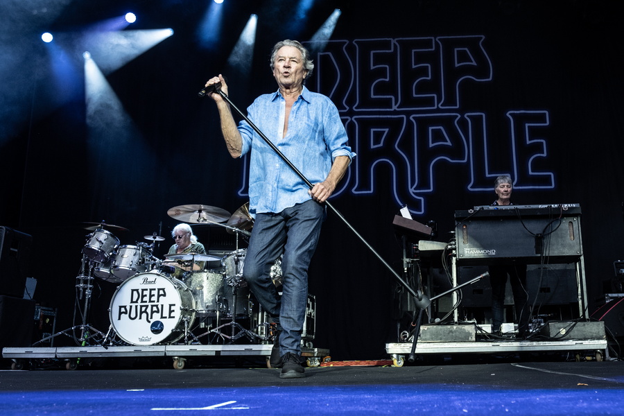 EL - Όταν οι Deep Purple έπαιξαν το "Smoke On The Water" μαζί με Queen ...