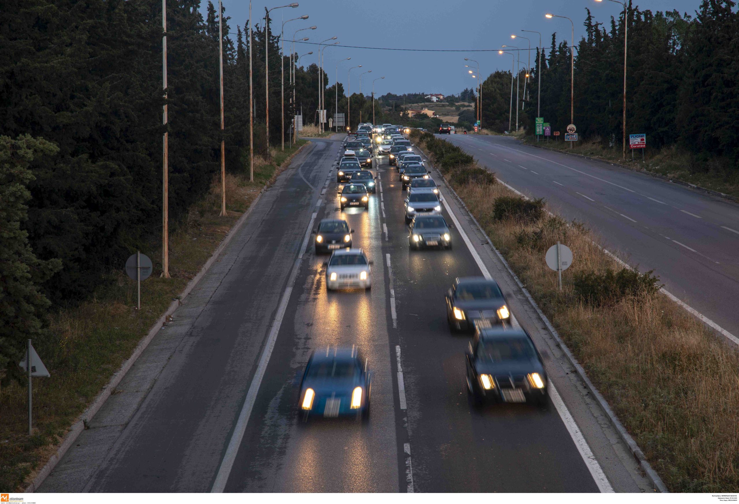 EL - Θεσσαλονίκη: Επιστρέφουν οι εκδρομείς της Πρωτομαγιάς από ...