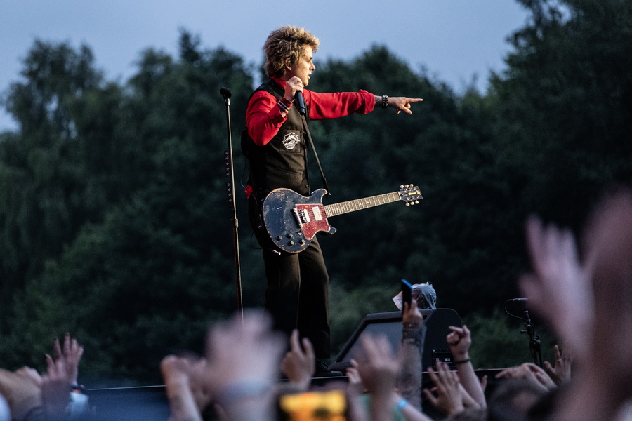 EL - Αποθεώθηκαν οι Green Day στο ΟΑΚΑ! Με την ελληνική σημαία στους ...