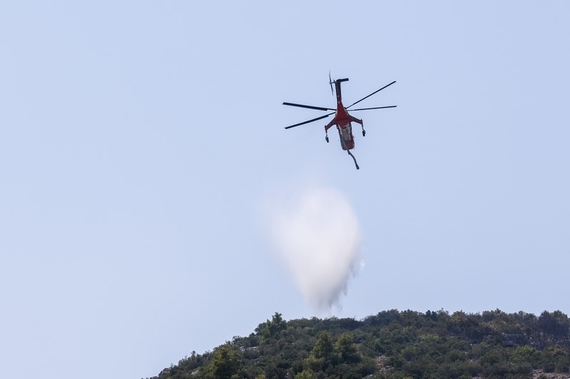 EL - Συναγερμός για πτώση πυροσβεστικού ελικοπτέρου στην Ελευσίνα - Upd