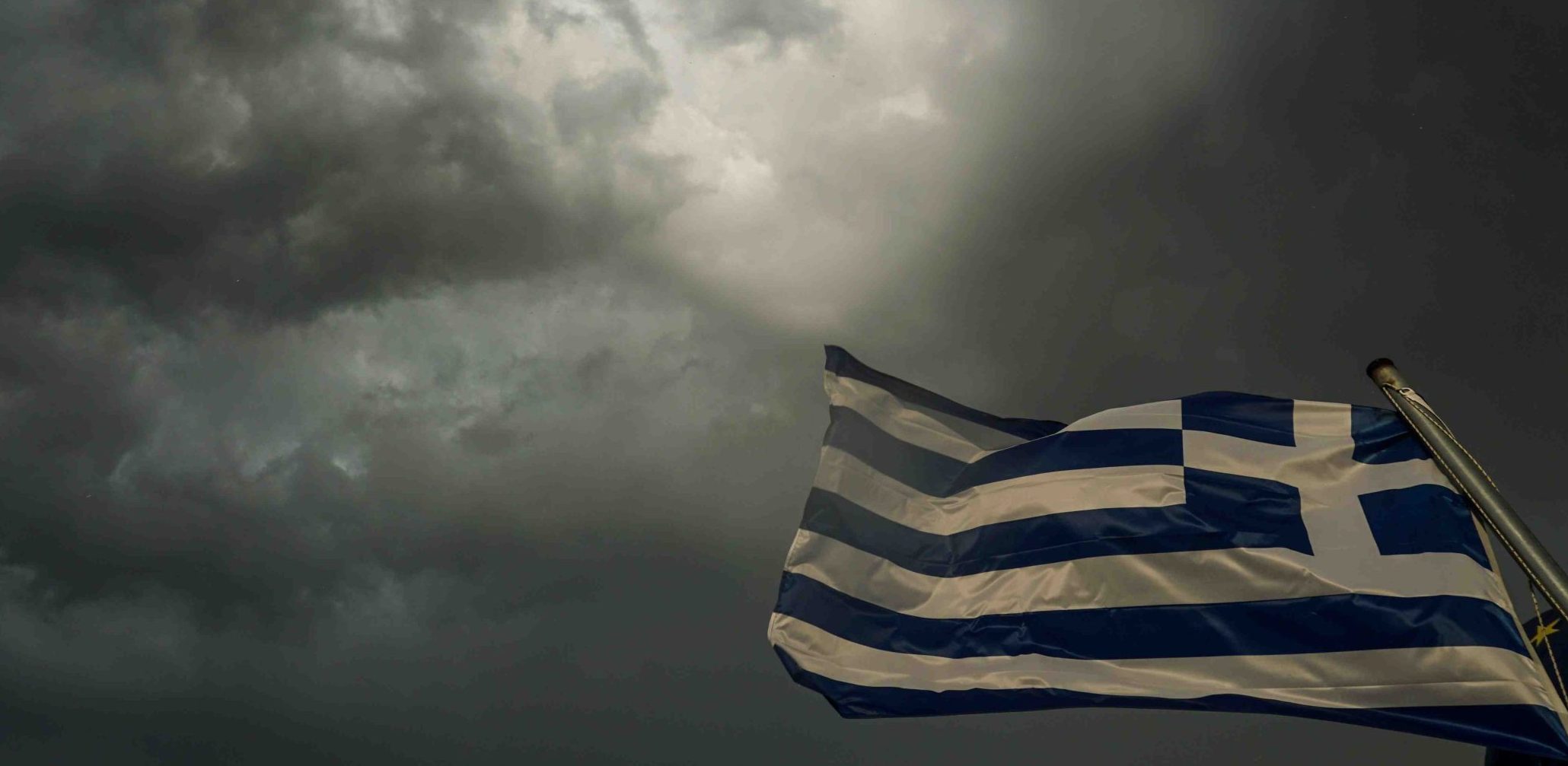 EL - Μυτιλήνη: Η ελληνική σημαία υψώθηκε σήμερα στο κάστρο της Μήθυμνας