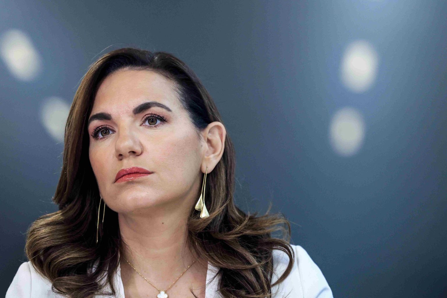 EL - Η Thalia αποκάλυψε τη νόσο που την ταλαιπωρεί τα τελευταία χρόνια ...